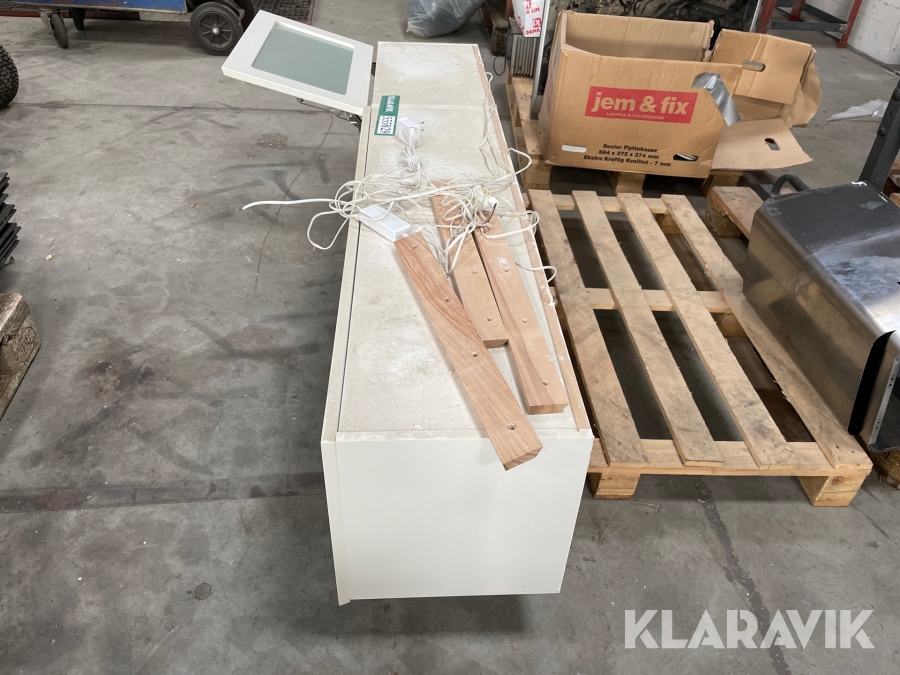 Overskab, Frederikshavn, Klaravik auktioner