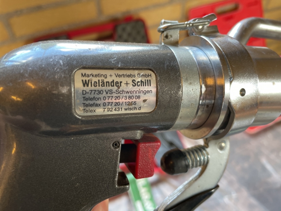 Boremaskine til punktsvejsninger