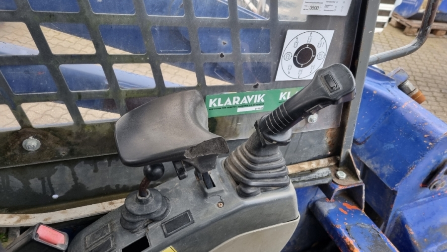 Klaravik Auktioner | Skid steer loader