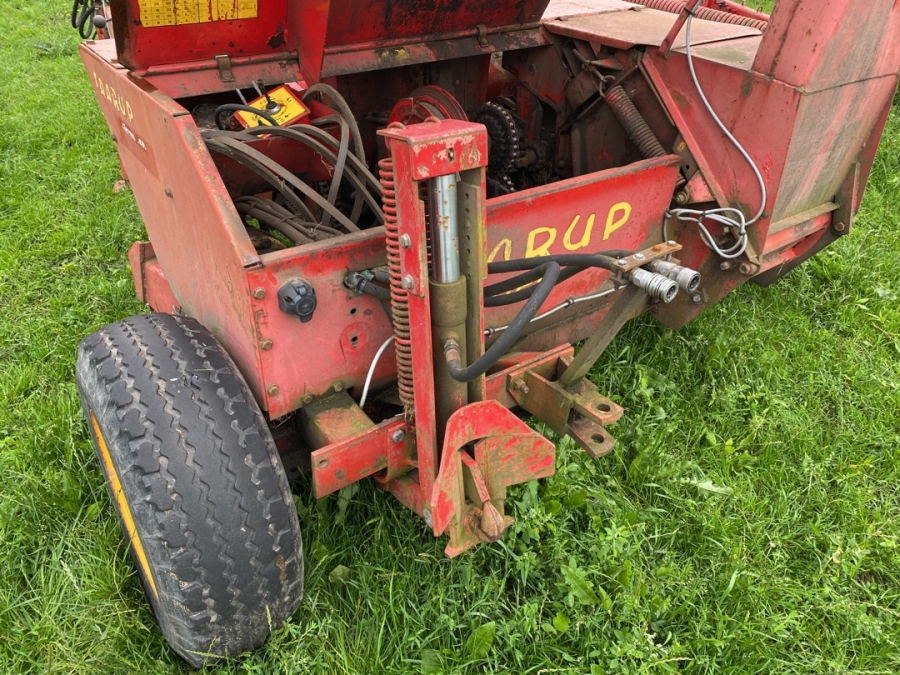 Klaravik Auktioner | Finsnitter