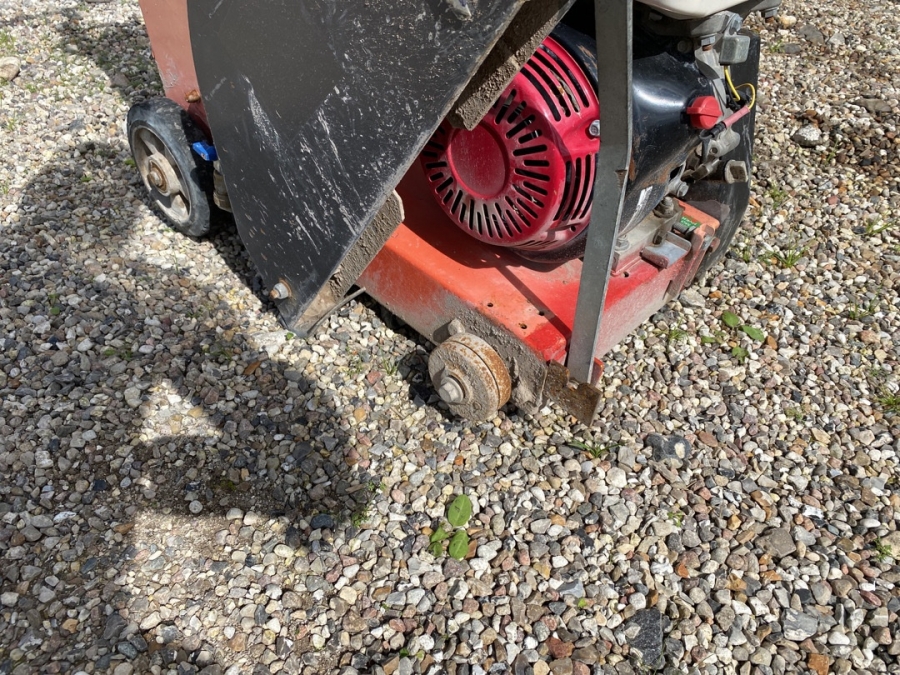 Klaravik Auktioner | Skæremaskine