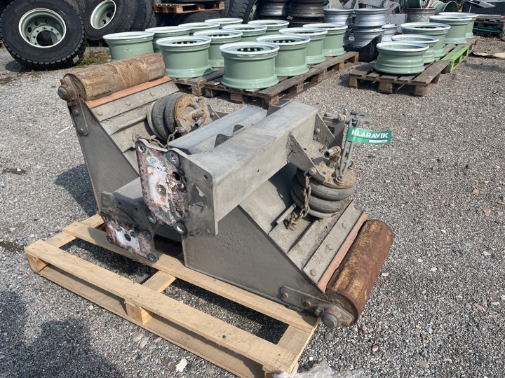 Strø kasser fra lastbil