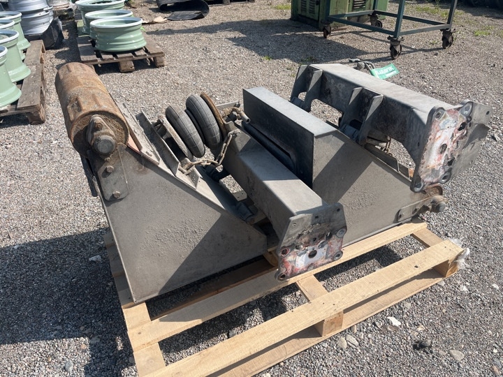 Strø kasser fra lastbil