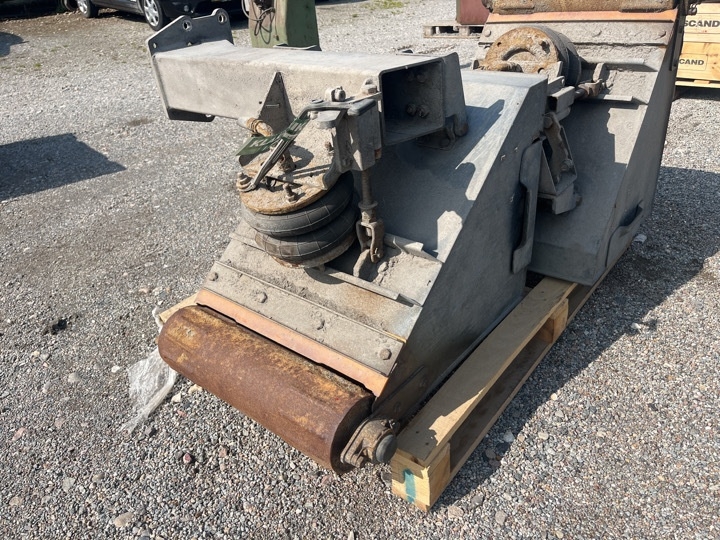 Strø kasser fra lastbil