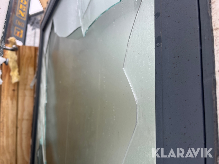 Dør og 3 vinduer, Rebild, Klaravik auktioner