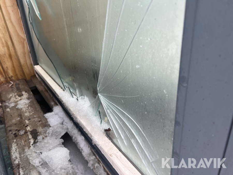 Dør og 3 vinduer, Rebild, Klaravik auktioner