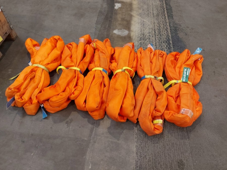 Klaravik Auktioner | Stropper - 15 T.