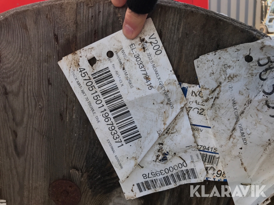 Parti med kabeltromler, Holbæk, Klaravik auktioner