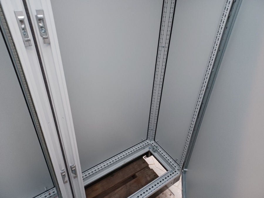 Klaravik Auktioner | Rackskab