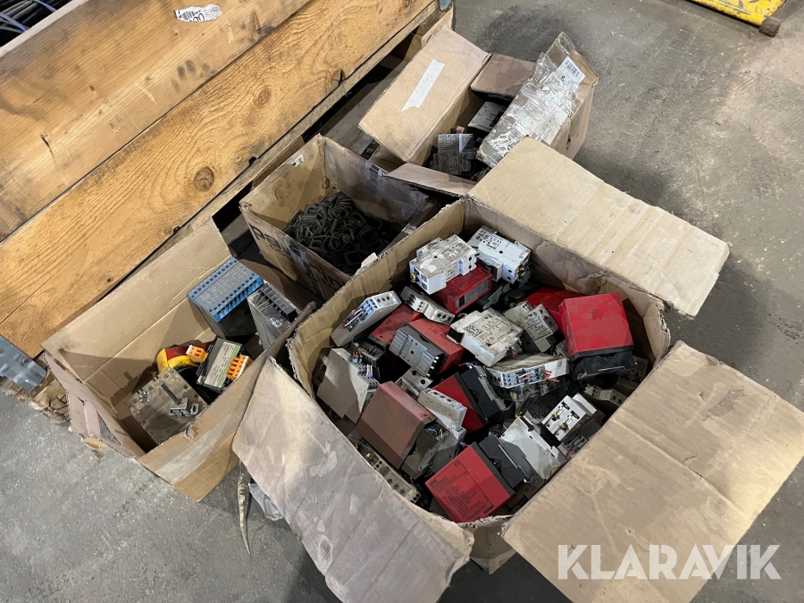Blandet lot med elektronikdele for kraner 1 palle, Thisted,