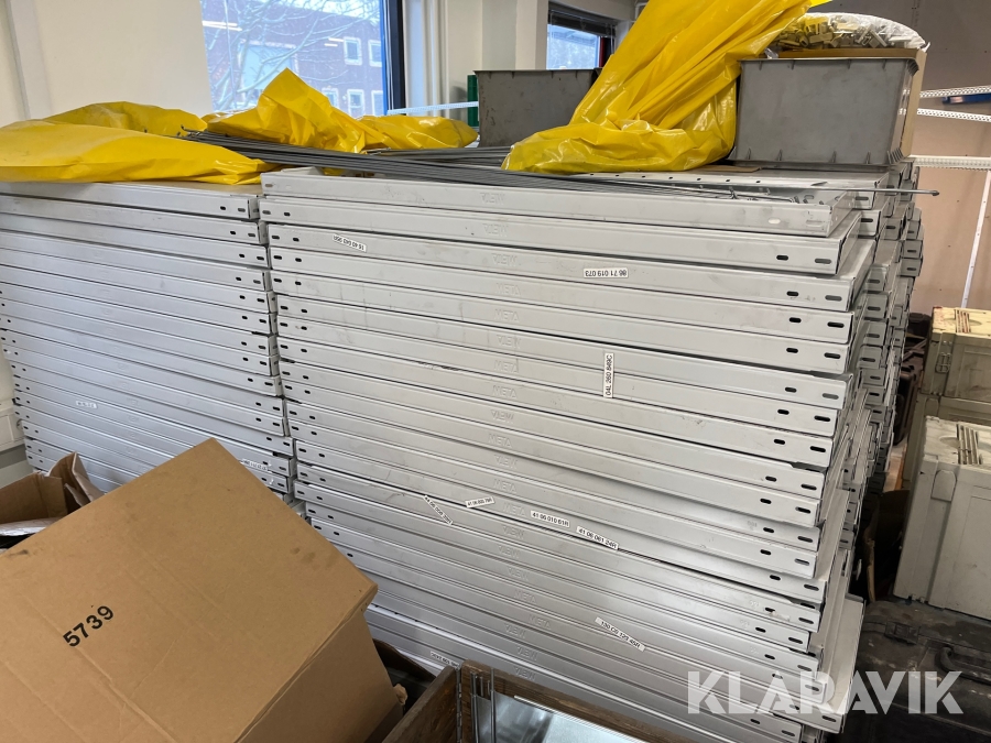 Reoler 100x30cm hylder 196stk Meta, Roskilde, Klaravik aukti