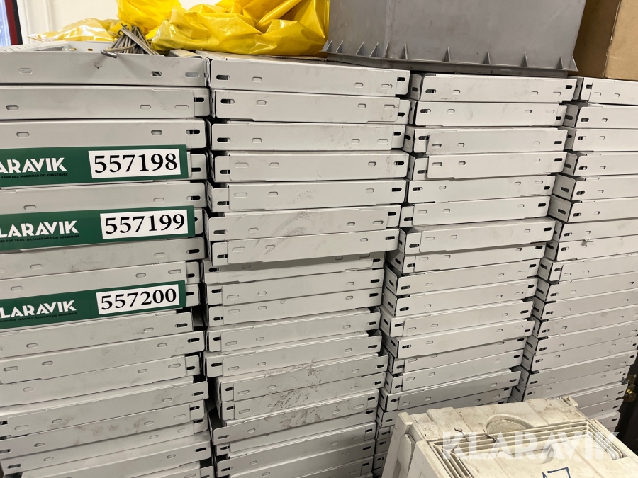 Reoler 100x30cm hylder 196stk Meta, Roskilde, Klaravik aukti