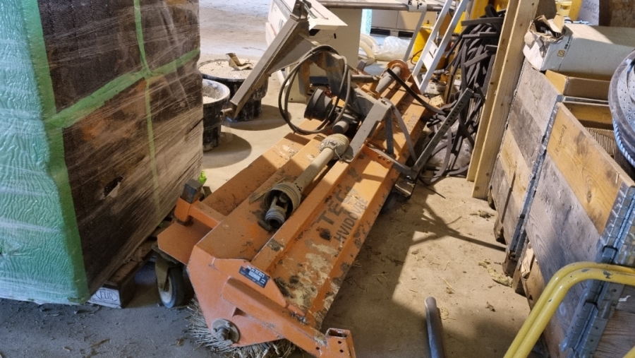 Klaravik | Auktioner for maskiner, værktøj og køretøjer