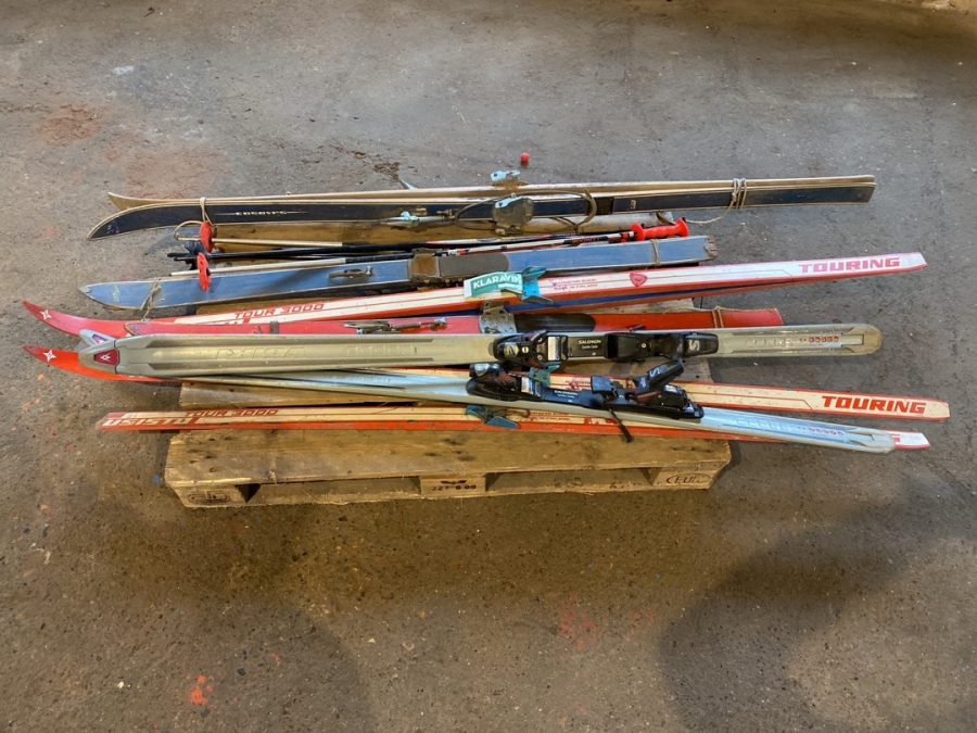 Klaravik Auktioner | Langrendsski, slalomski og stave