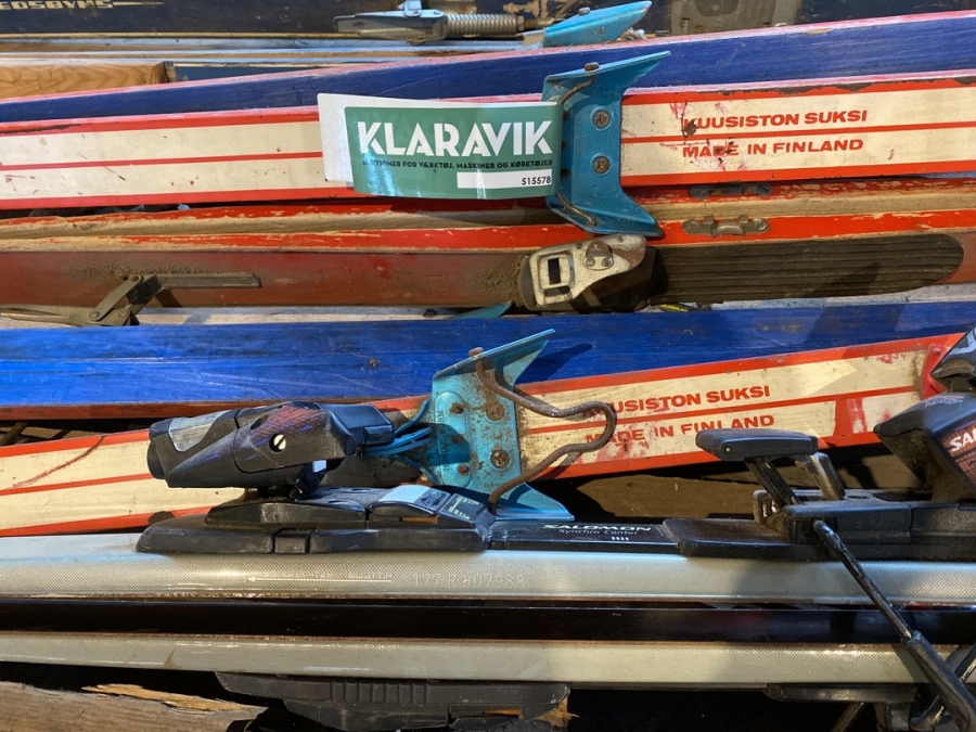 Klaravik Auktioner | Langrendsski, slalomski og stave