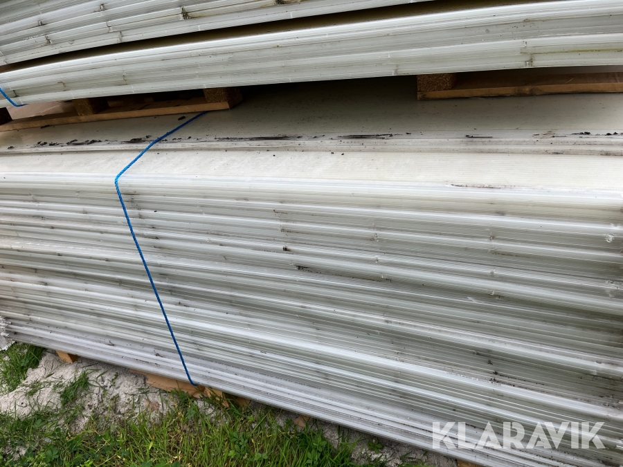 Tagplader Isolerende 4 paller med ca 211x225cm plader, Rødov