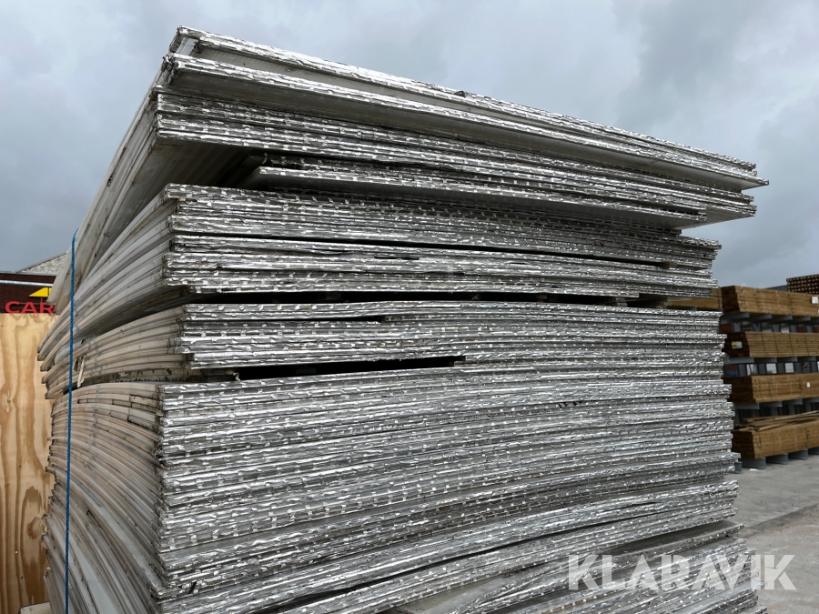 Tagplader Isolerende 4 paller med ca 211x225cm plader, Rødov