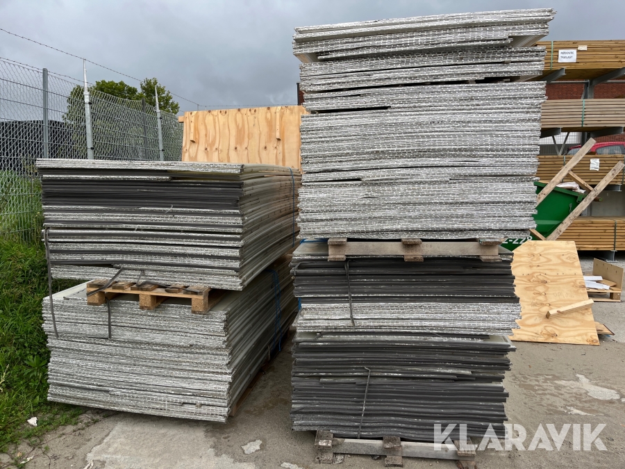 Tagplader Isolerende 4 paller med ca 211x225cm plader, Rødov