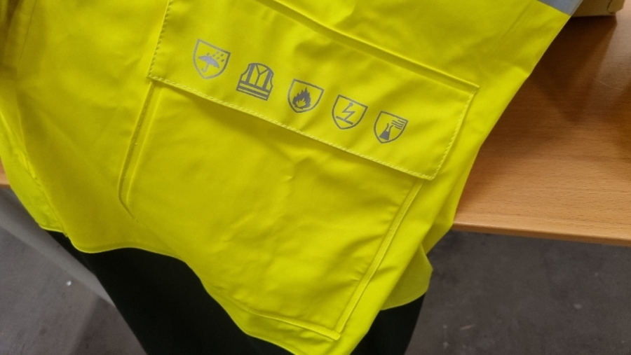 Klaravik Auktioner | Lange regnjakker/frakker