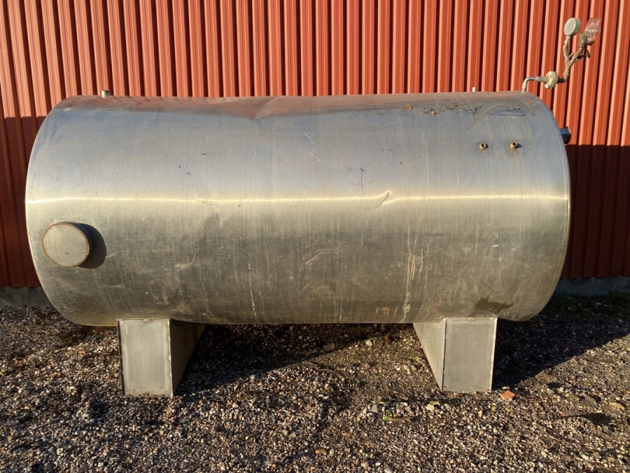 Klaravik Auktioner | Rustfri tank fra fødevare, 5000 liter