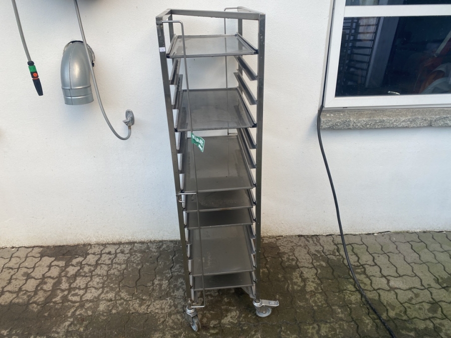 Klaravik Auktioner | Rustfri vogn med hjul