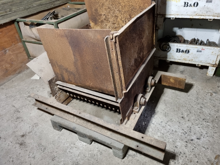 Klaravik Auktioner | Knuser