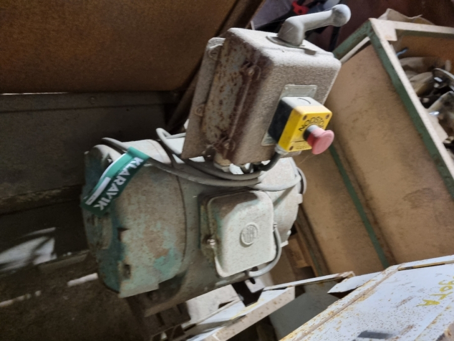 Klaravik Auktioner | Knuser