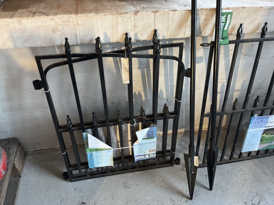 Klaravik Auktioner | Havehegn