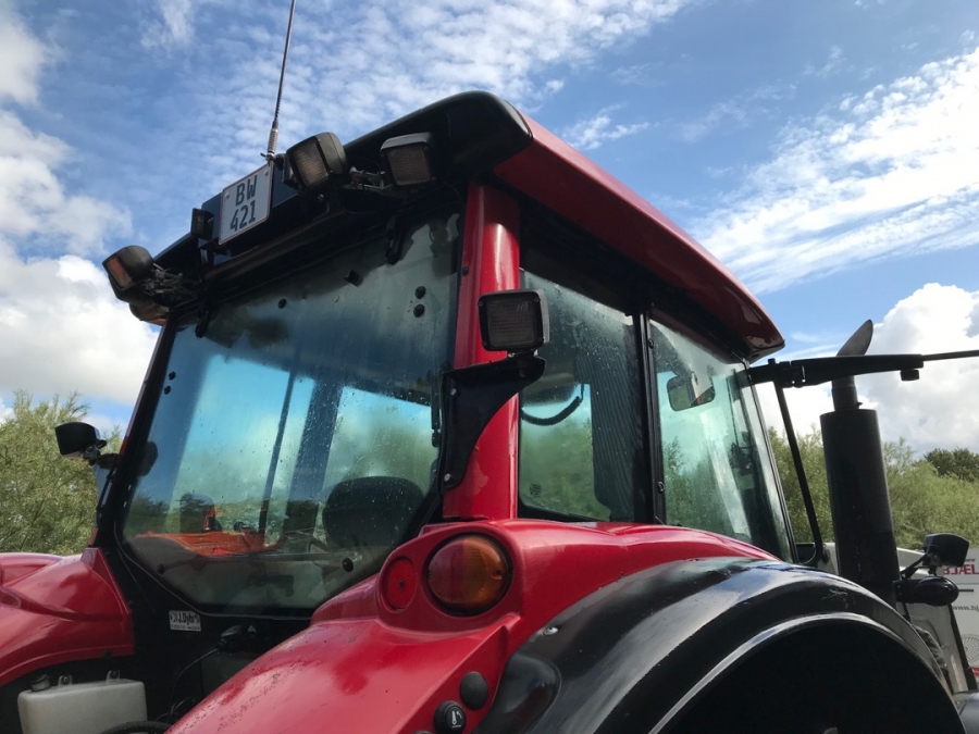 Valtra N142 Traktor