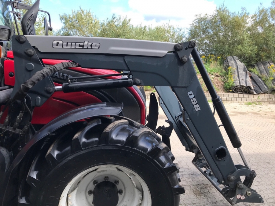 Valtra N142 Traktor
