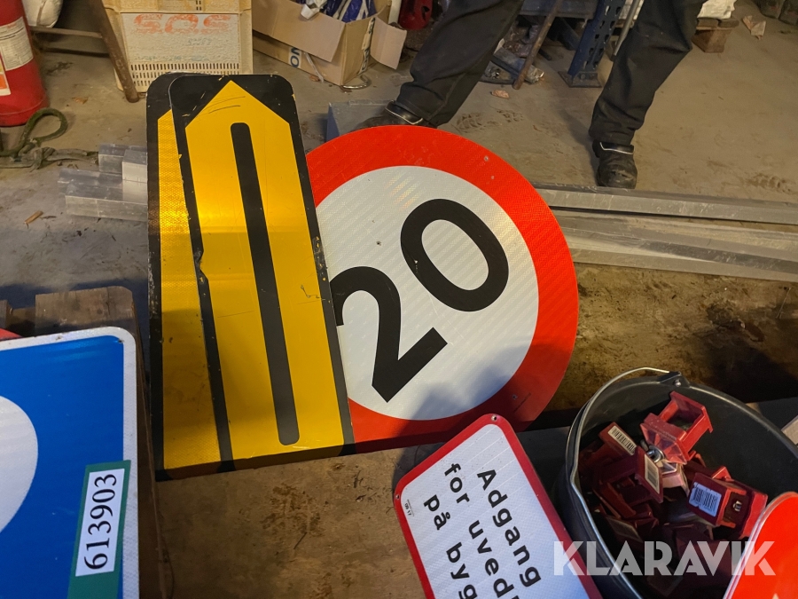 Vejskilte m. Tilbehør, Kolding, Klaravik auktioner