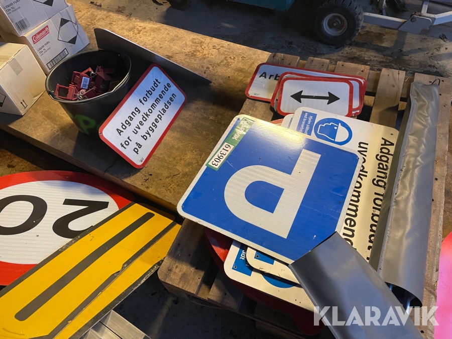 Vejskilte m. Tilbehør, Kolding, Klaravik auktioner