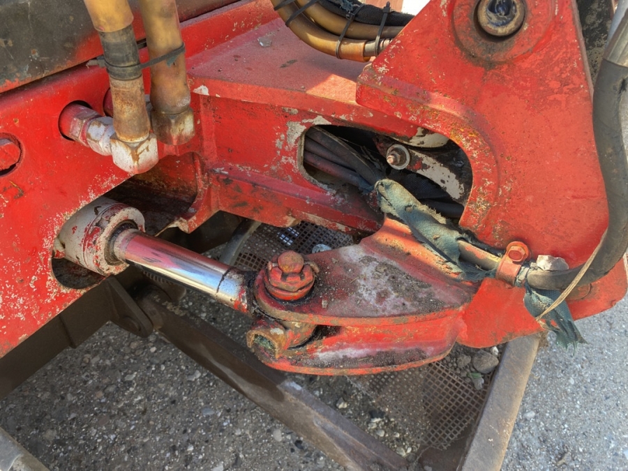 Minigraver Takeuchi TB15