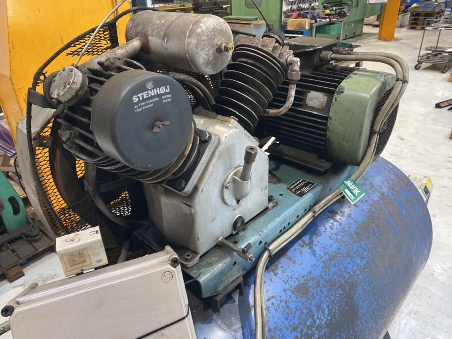 Klaravik Auktioner | Stempel kompressor