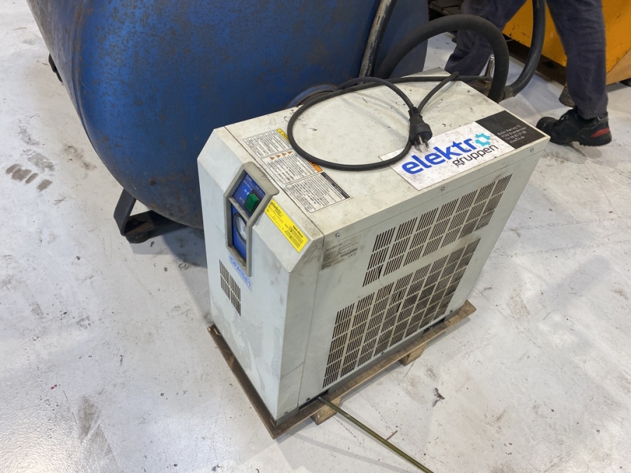 Klaravik Auktioner | Stempel kompressor