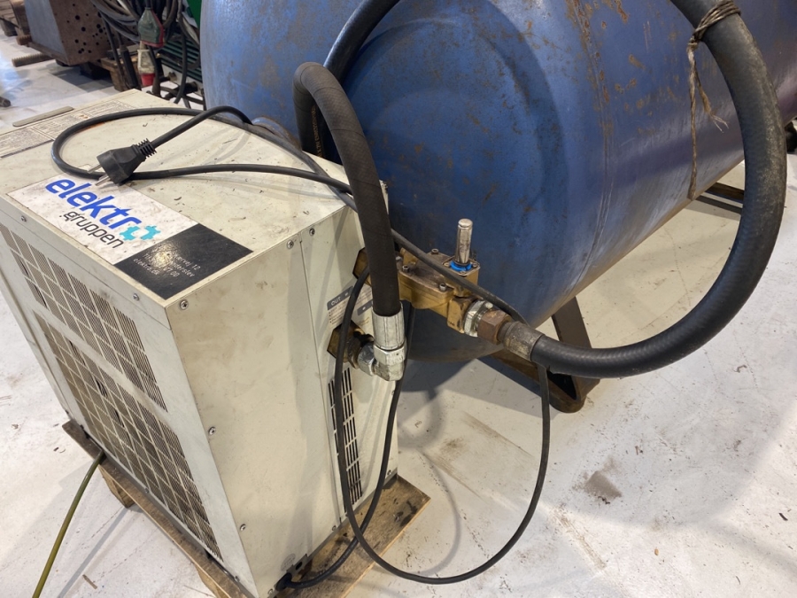 Klaravik Auktioner | Stempel kompressor