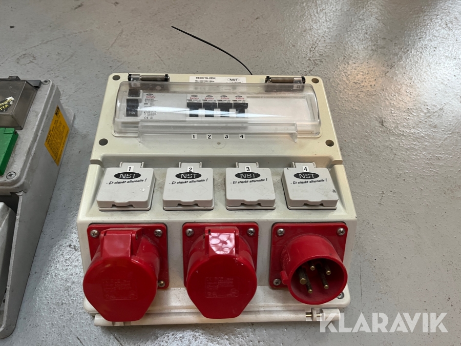 El tavler 2 stk NST og anden, København, Klaravik auktioner