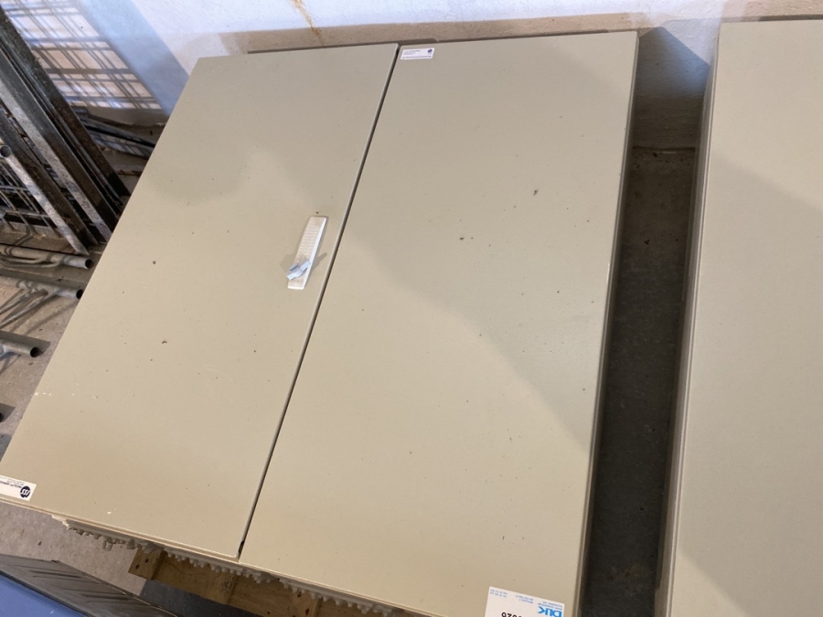 Klaravik Auktioner | Elskabe lot.