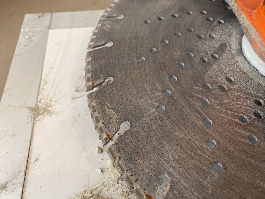 Klaravik Auktioner | Skæremaskine