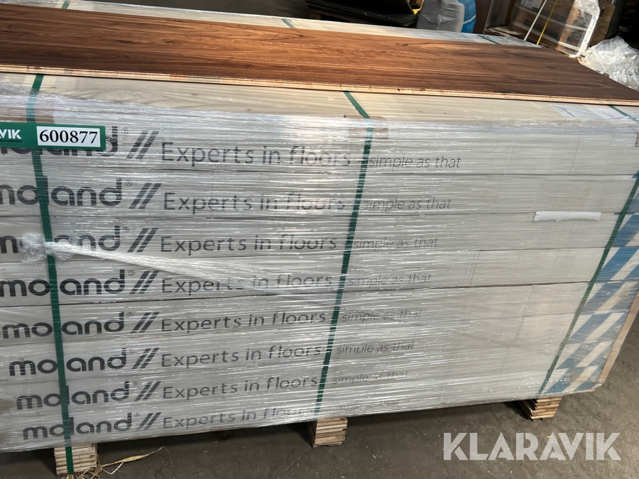 Trægulv Moland Molaloc valnød, Skive, Klaravik auktioner