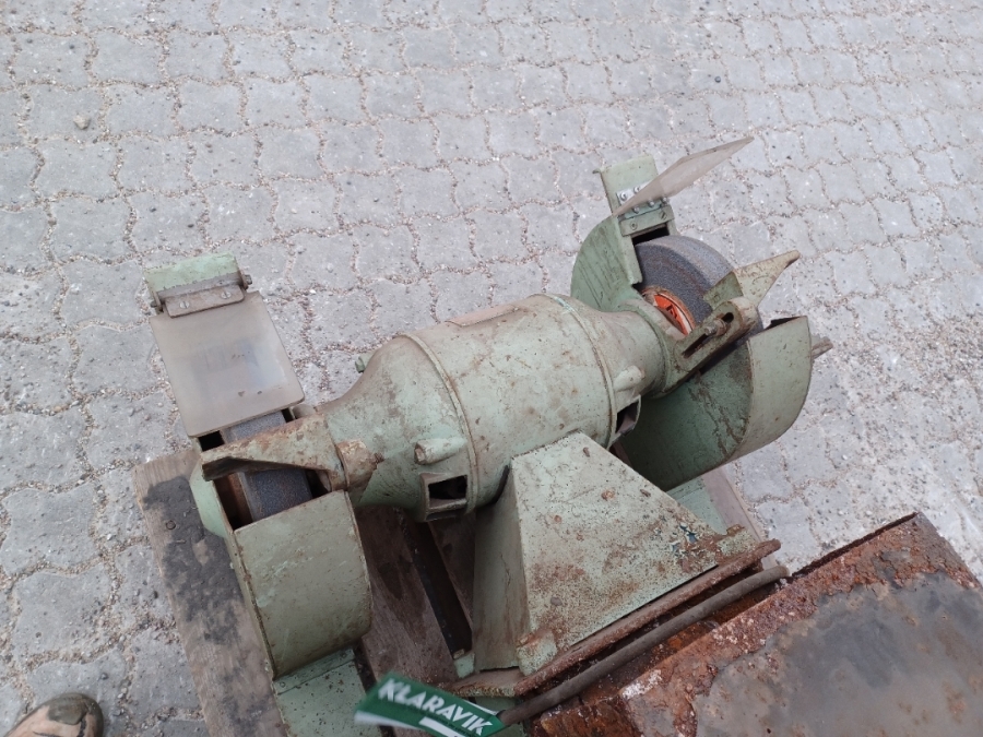 Klaravik Auktioner | Slibemaskine