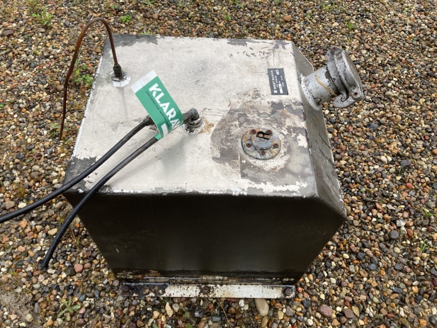 Klaravik Auktioner | Tank