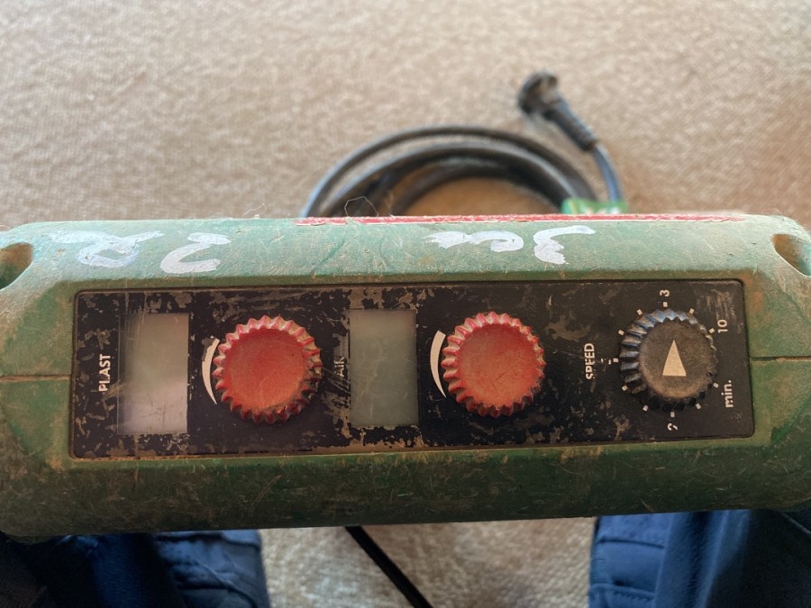 Klaravik Auktioner | Plast svejser