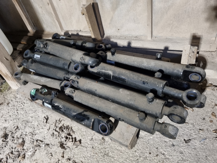 Klaravik Auktioner | Ubrugte Hydraulik Cylindre