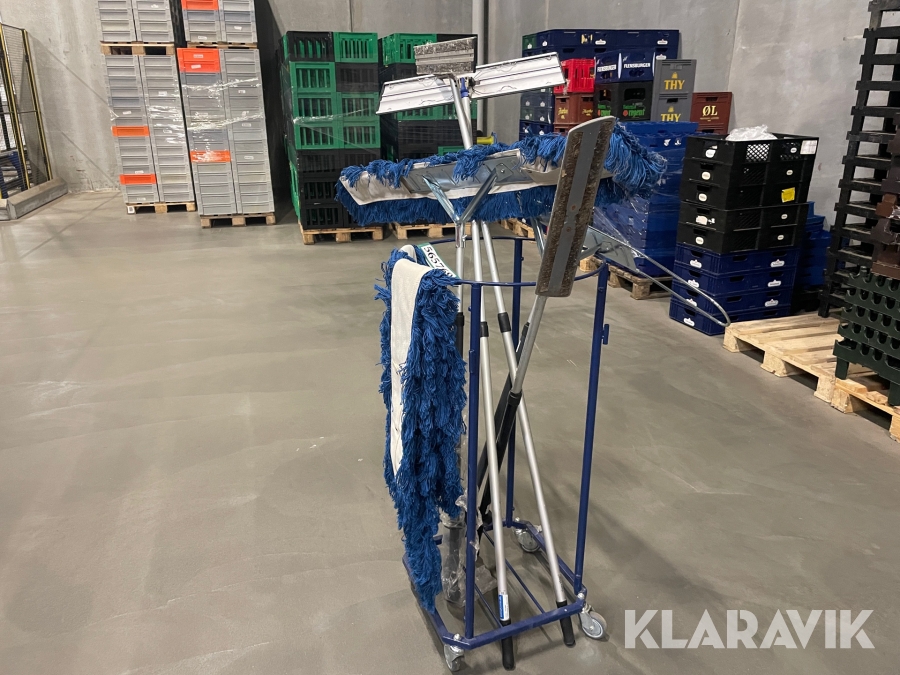 Diverse koste og stativ, Horsens, Klaravik auktioner