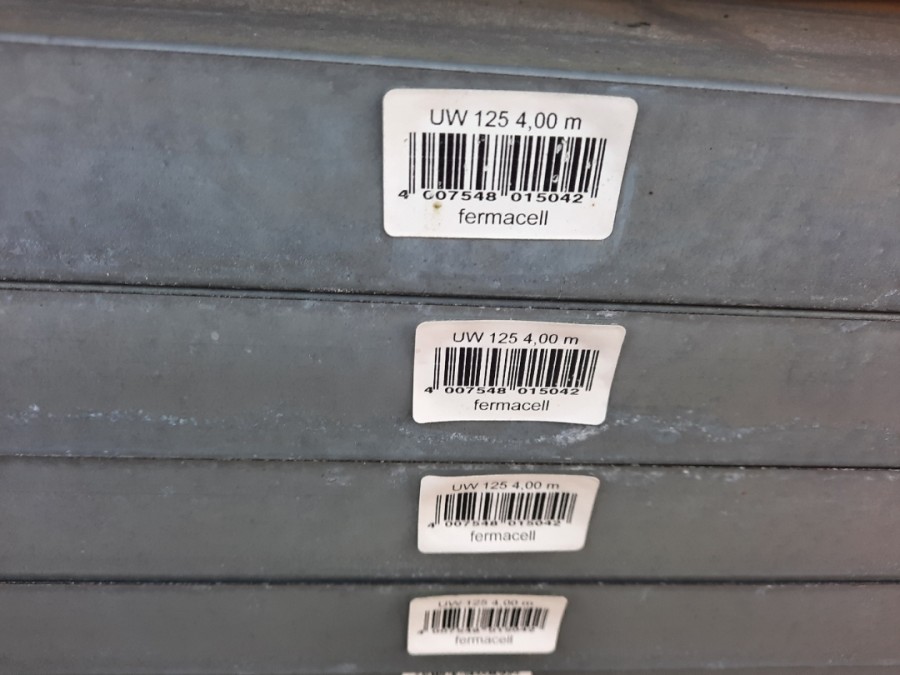 Klaravik Auktioner | Skillerum lægter / jernbæringer