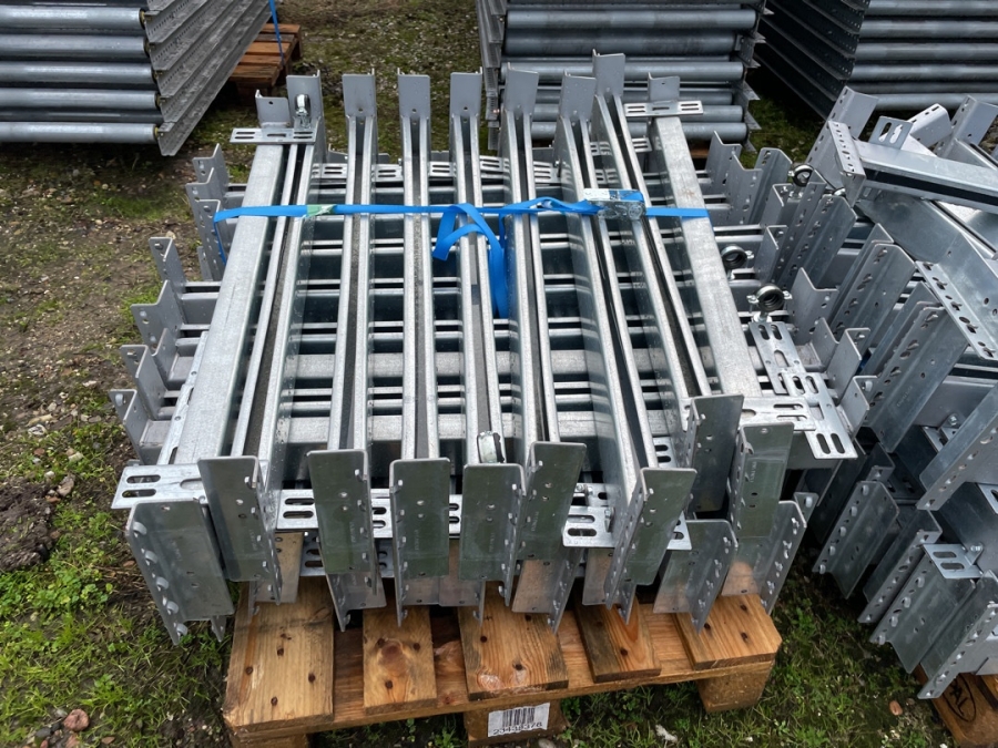 Klaravik Auktioner | Vanger til pallereoler