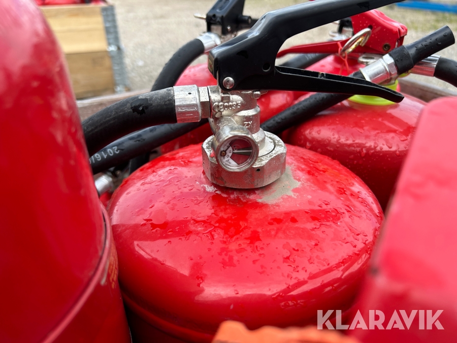 Palle med pulverslukkere, Holbæk, Klaravik auktioner