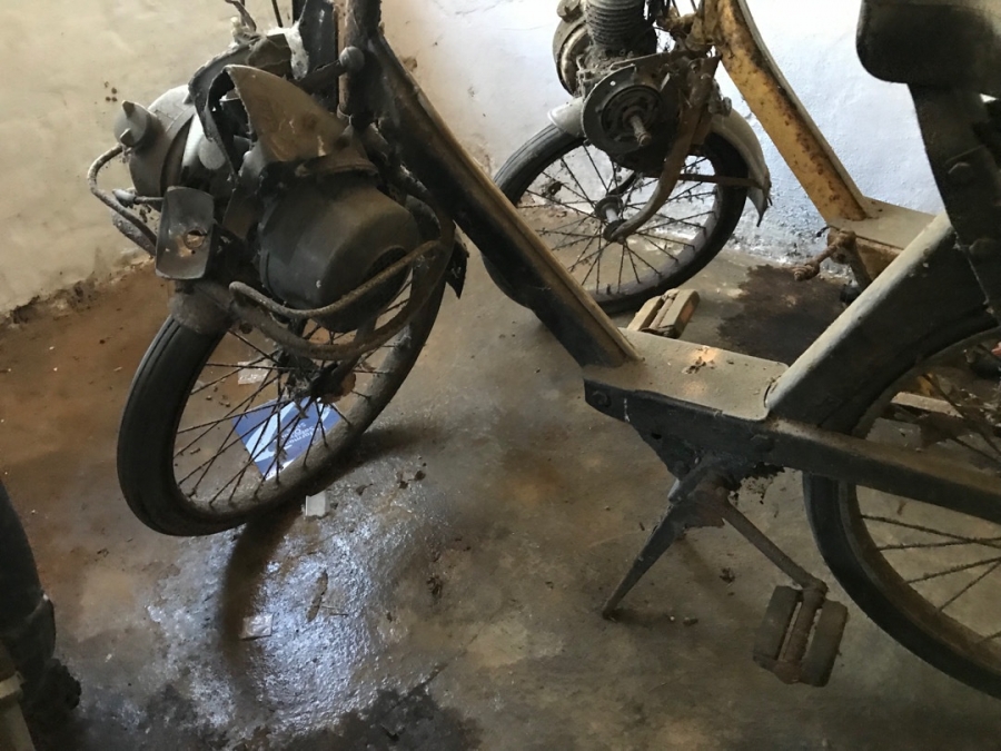 Klaravik Auktioner | Parti med Velo Solex