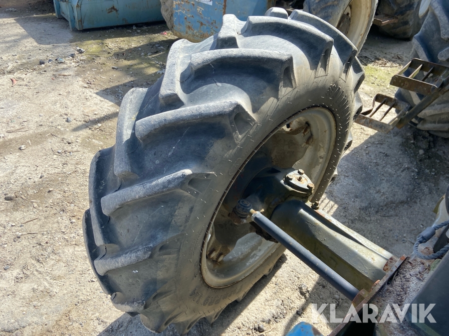 Traktor New Holland 4635, Glostrup, Klaravik auktioner